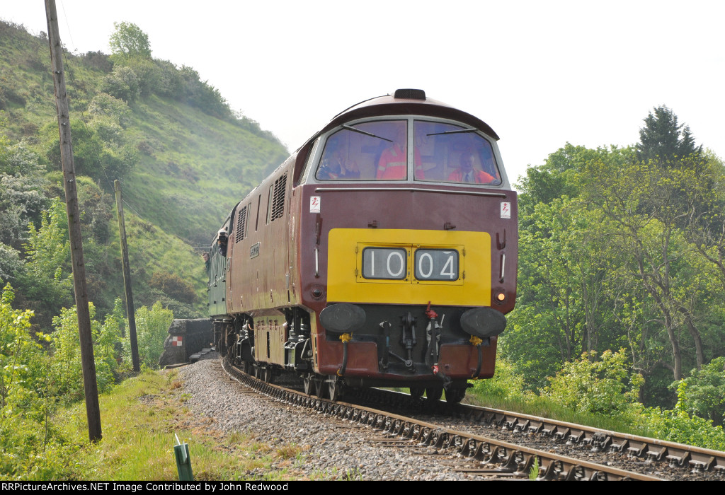 D1062 leaving Corfe Castle